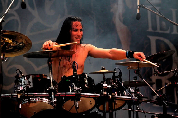 Tim Yeung w I Am Morbid